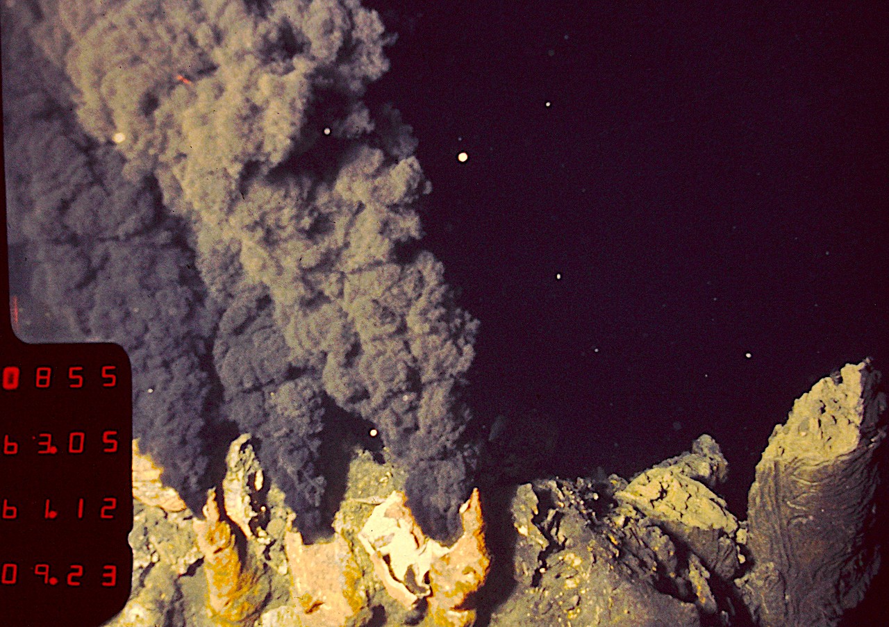 How Do Yellowstone Lake Hot Springs Compare To Oceanic Hydrothermal ...