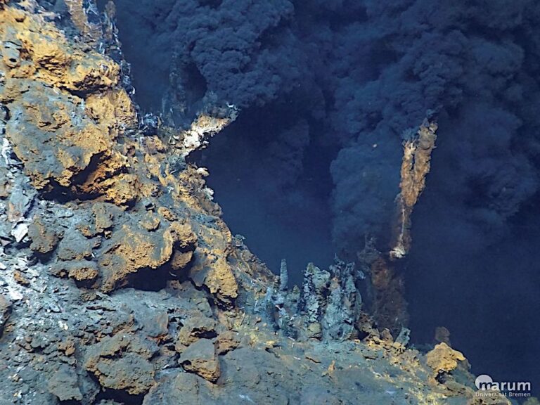 Iron-sulfur Minerals Bear Witness To The Earliest Life On Earth ...